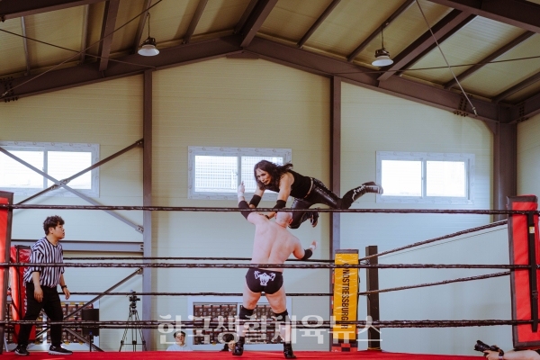 한국 최고의 프로레슬링 경기 보여준 AKW 쇼다운